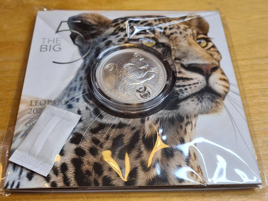 Series 2 Big 5 Leopard 1oz Silver South African Mint.